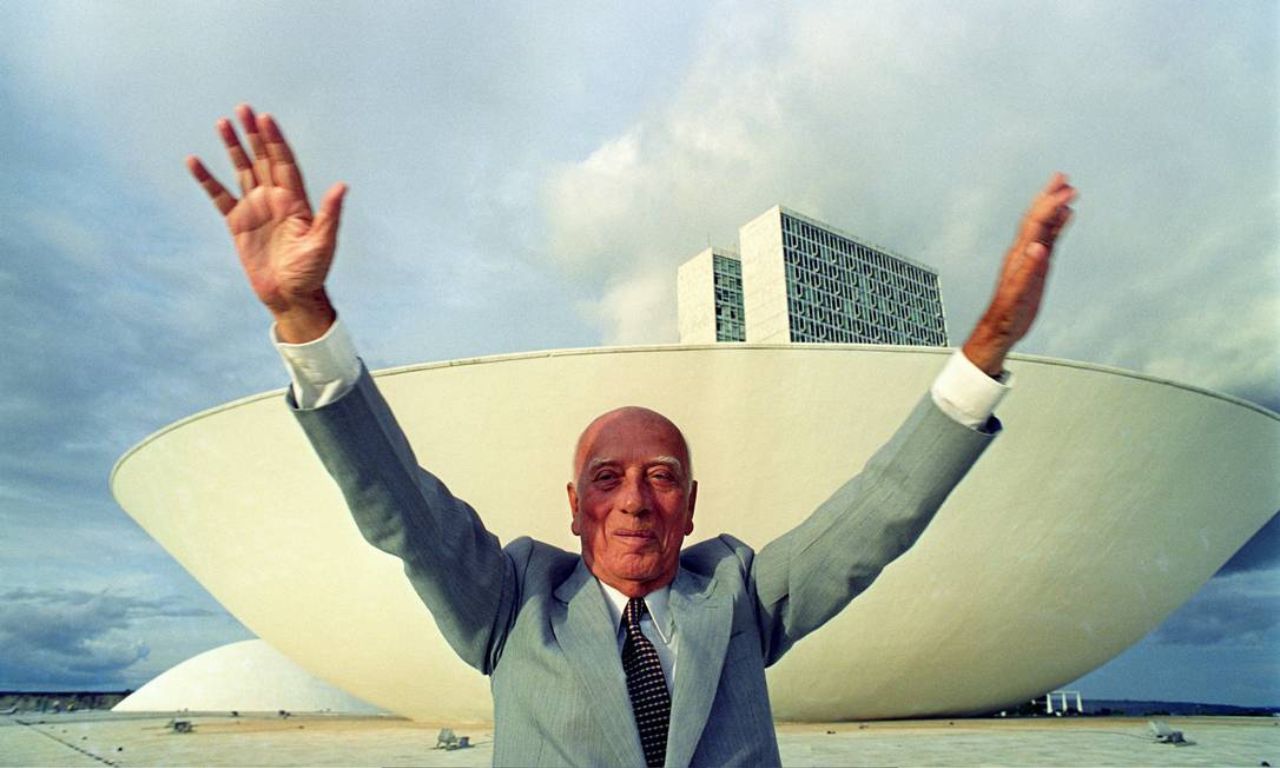 Memória Ulysses Guimarães Grande Defensor Da Democracia No Brasil